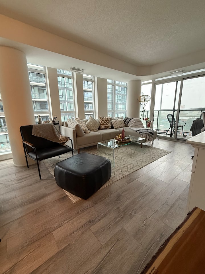 2br Downtown Toronto Condo | Bright, Airy & Modern - Toronto