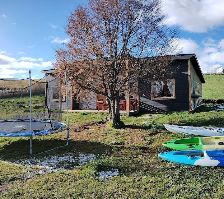 Casa De Cinco Habitaciones, Gran Capacidad - Coyhaique