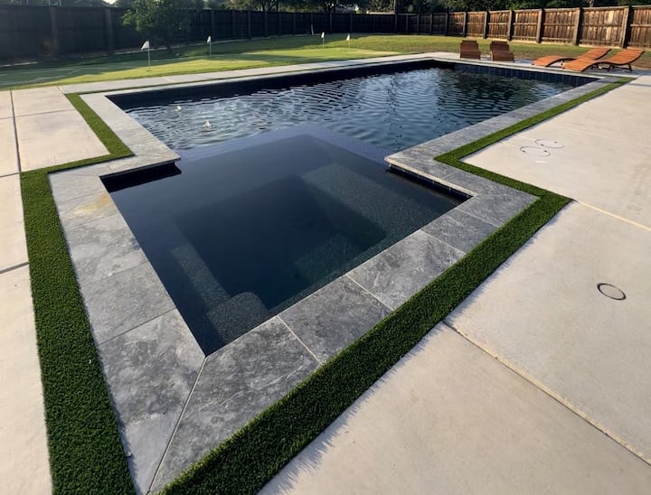 Luxury 6br Pool Home | Putting Green | Sleeps 20 - Frisco, TX