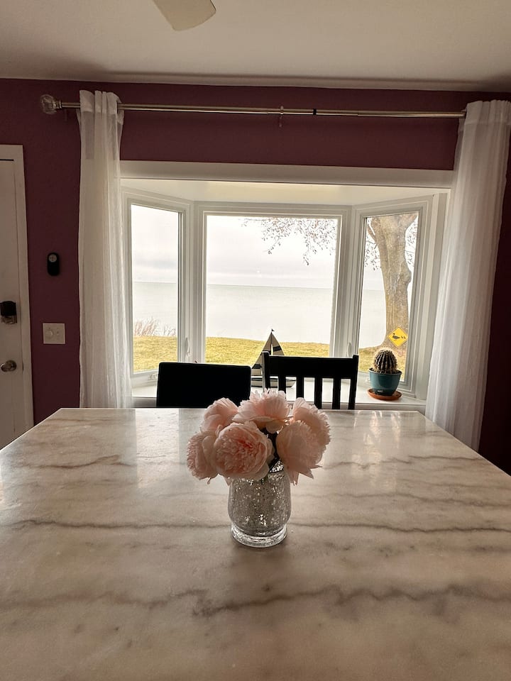 Picturesque Lakefront Home - Four Mile Creek State Park, Youngstown