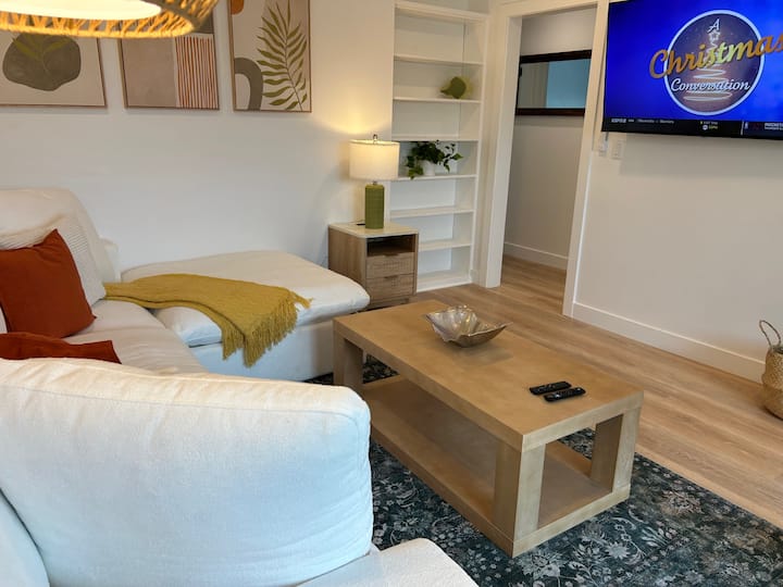 Newly Renovated 2br/2ba Near Downtown And Beaches - Santa Barbara, CA