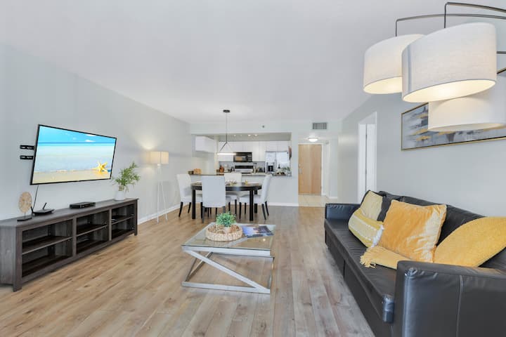 Panoramic Heights Retreat Suite - Miami, FL