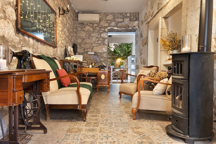 Beautiful Old Stone House In The Center Of Alaçatı - Alaçatı