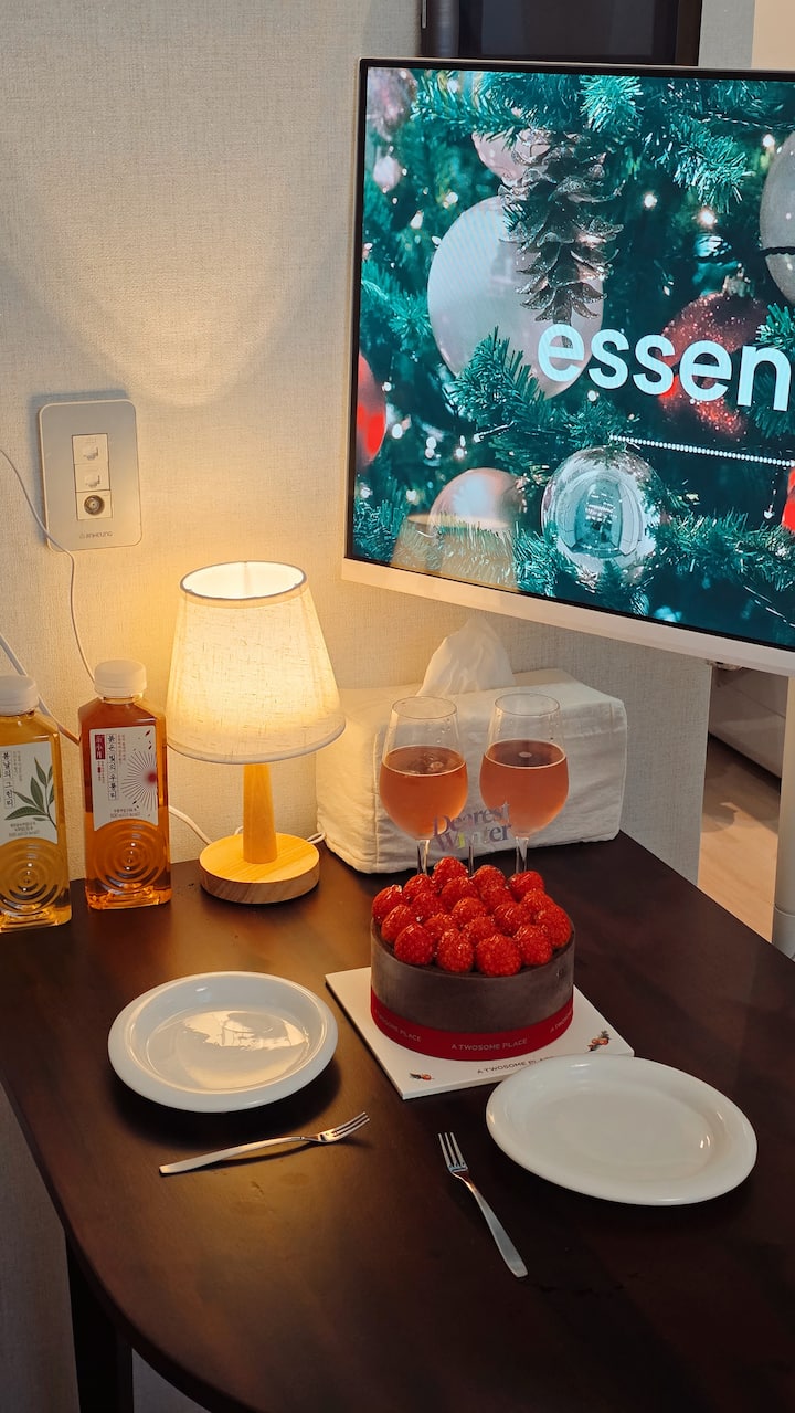 수원역 도보2분, 깔끔한 우드 감성 숙소｜데이트·보드게임 - Suwon-si