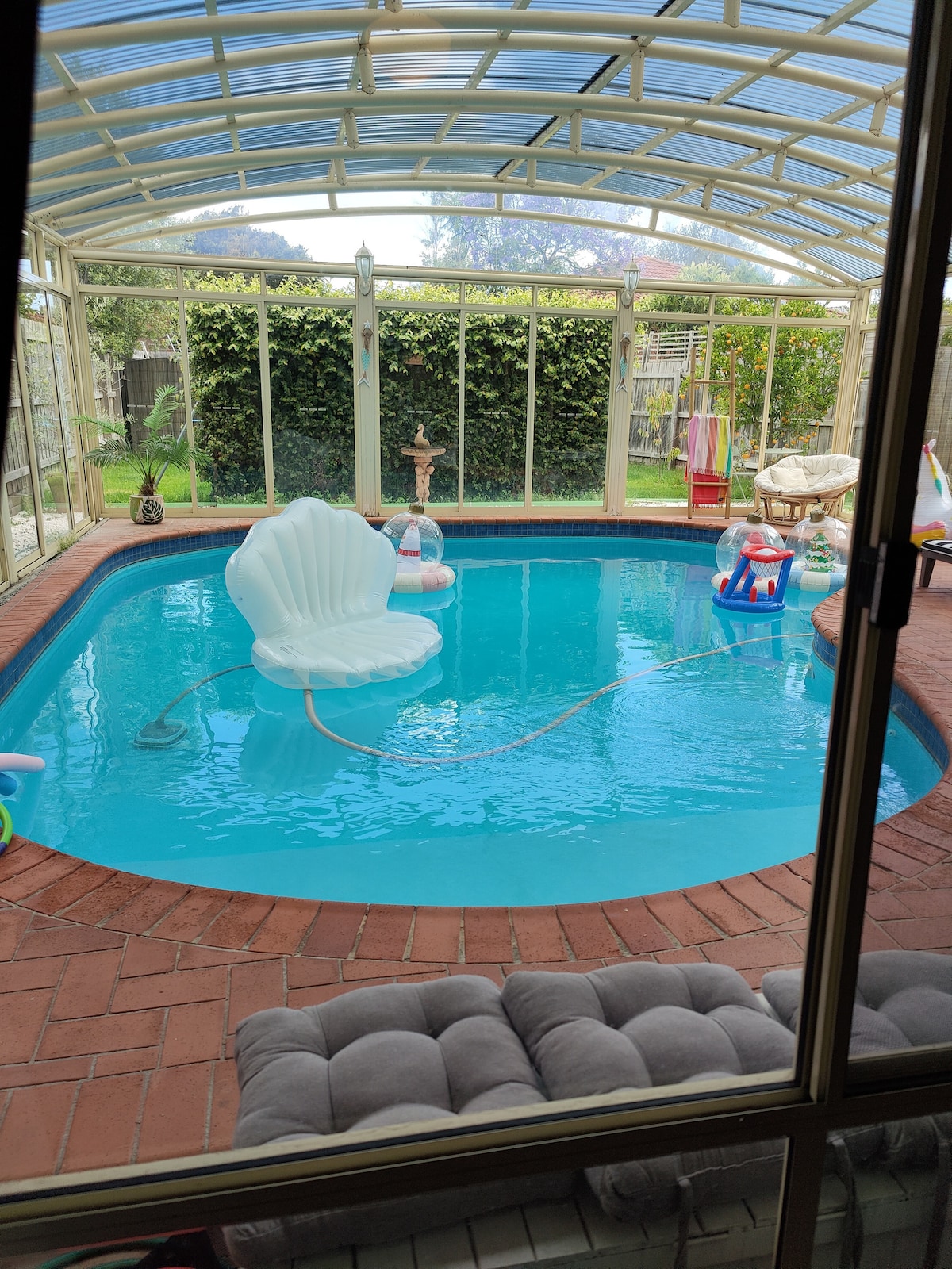 Cómodo refugio familiar con piscina cubierta. - Casas en renta en ...