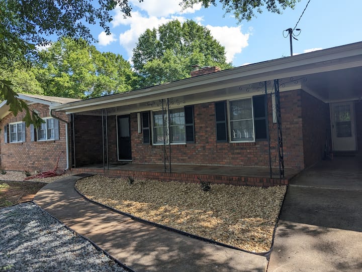 Amazing Big House In Marietta! - Marietta, GA