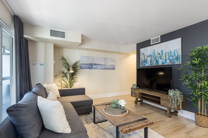 Modern 1br Retreat With Balcony & Parking - Toronto