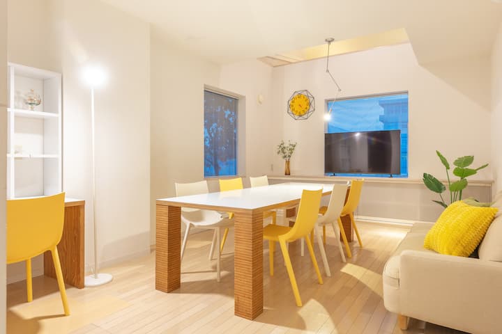 【最大10名・100㎡超】青森市中心部の一棟貸しモダンハウス - Aomori