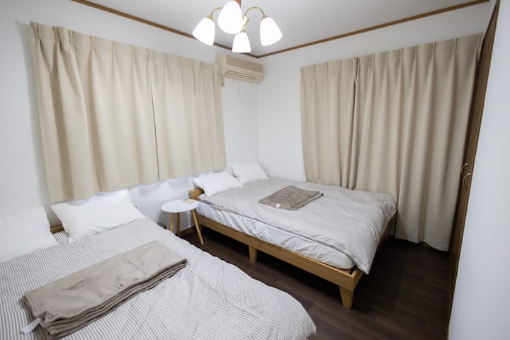 Maximum 15 guests can stay in the 4LDK house/About 20 minutes walk to ...