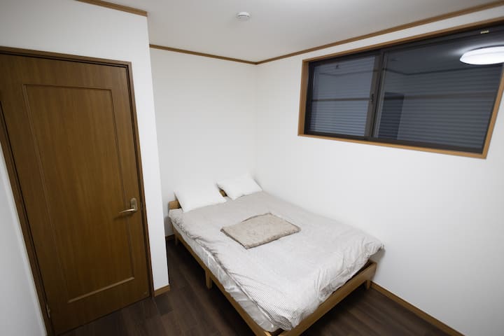 Maximum 15 guests can stay in the 4LDK house/20-minute walk to Seibu ...