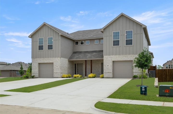 Luxury 6 Bedroom Near Unt/twu/medical City - Denton, TX