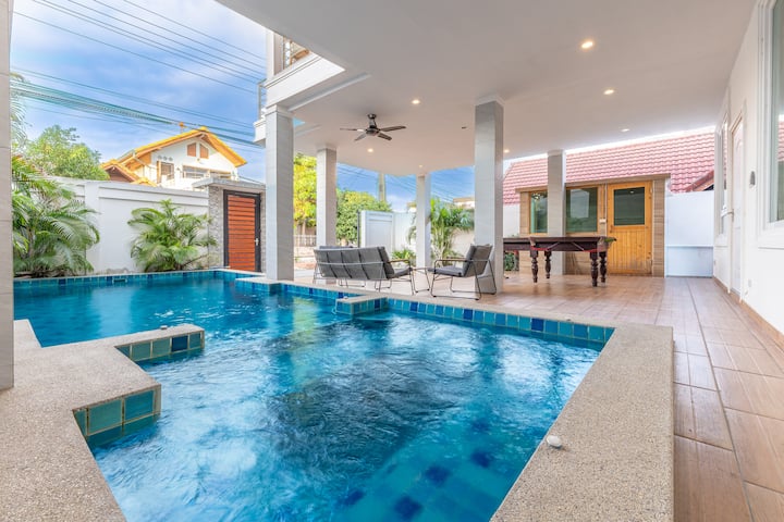 芭提雅步行街附近独栋4卧5卫带桑拿房的泳池别墅s2(可提供漂浮早餐和烧烤服务需另付费) - Pattaya