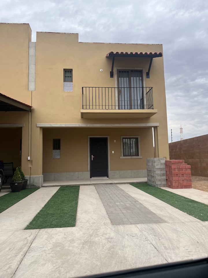 Casa Completa Frac. Privado Cerca Del Aeropuerto - Hermosillo