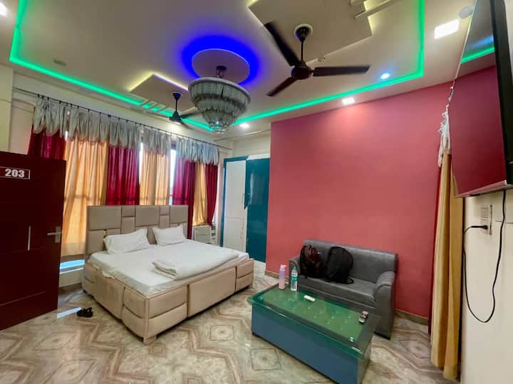 Shree Ji Palace Hotel Banquet Hall And Restaurant. - Etawah