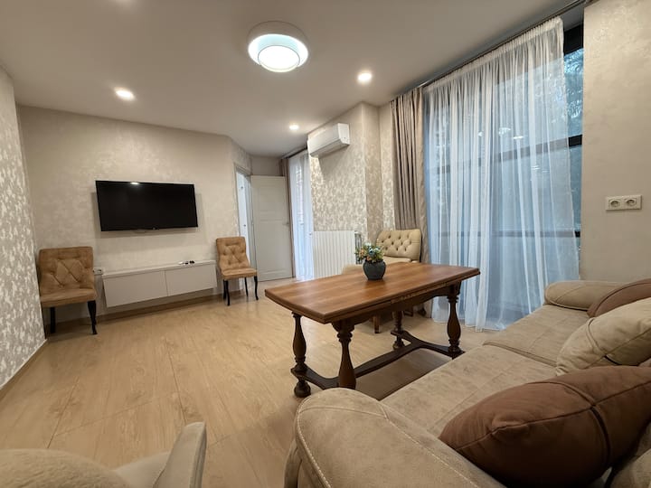 Zviad - Next Apartment, 2 Bedrooms, 65 M2 +Parking - 巴統