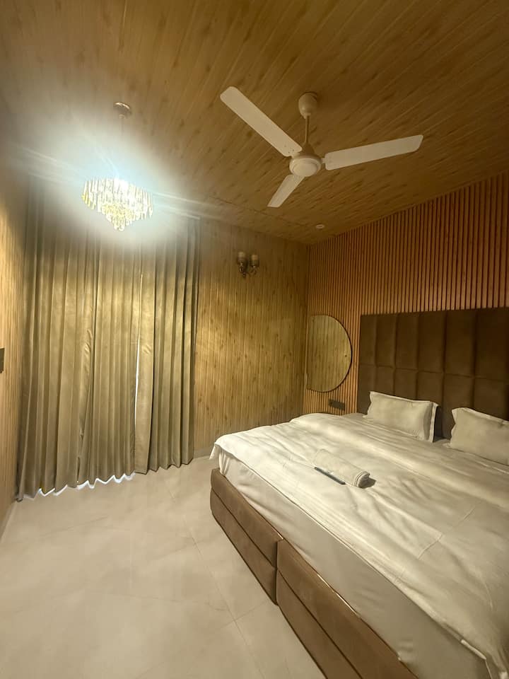 Albatross - Dehradun