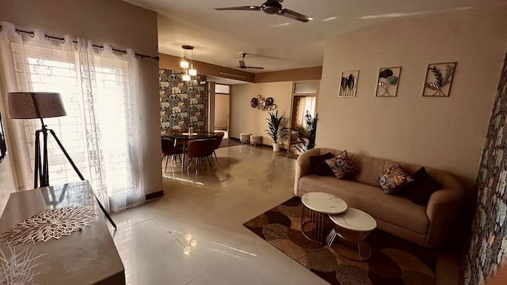 The Little Pause - Gwalior