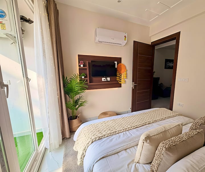 House Of The Sun By Pookiestaysindia - Rishikesh