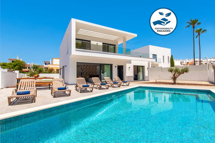 Villa With Heatable Pool Near The Marina - Quarteira
