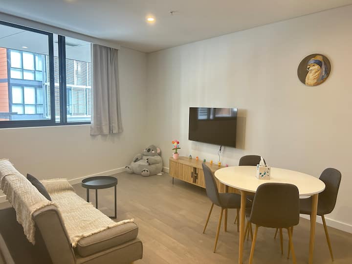 New Modern Apt | Free Parking | Near City & Train - Rosebery