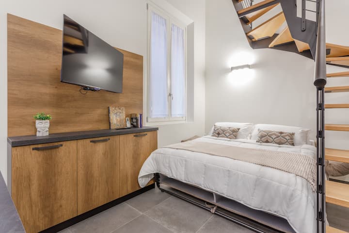 Stylish Loft With Private Garage Near Ghirlandina - Modena