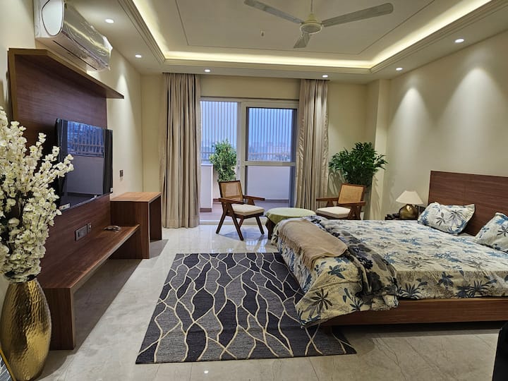 Dwellr Luxury Stays - Gurugram