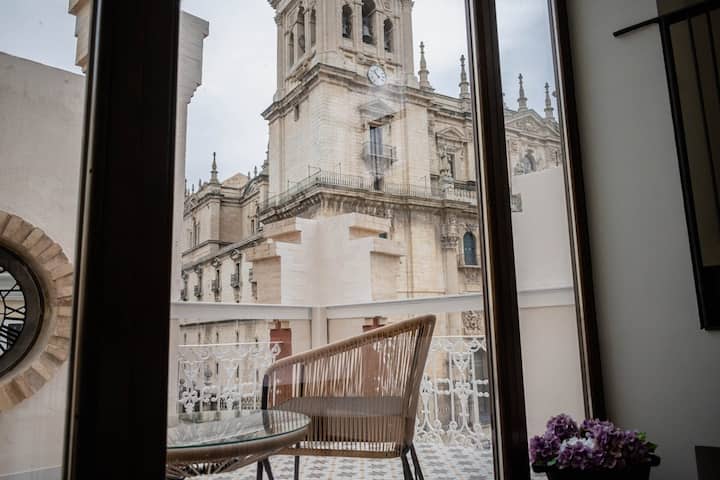 Casa Del Reloj Boutique 2º C: Vistas A La Catedral - Jaén, Spain