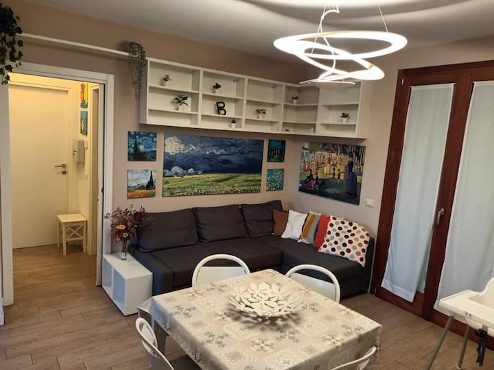 Airport And Station Retreat - Pisa