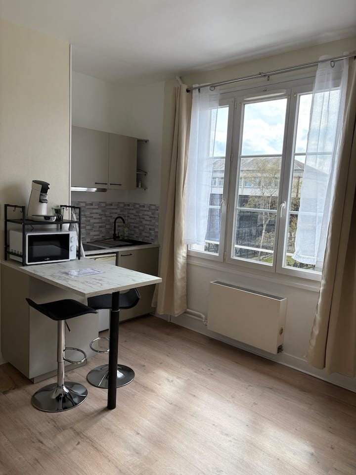 Studio Fonctionnel à Proximité De La Gare - Compiègne