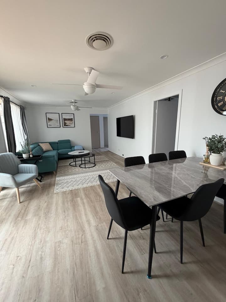 3br Guesthouse + Sunroom Near Stanhope Leisure - Blacktown