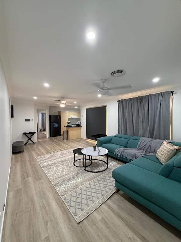3 Bedroom Attached Guesthouse - Blacktown