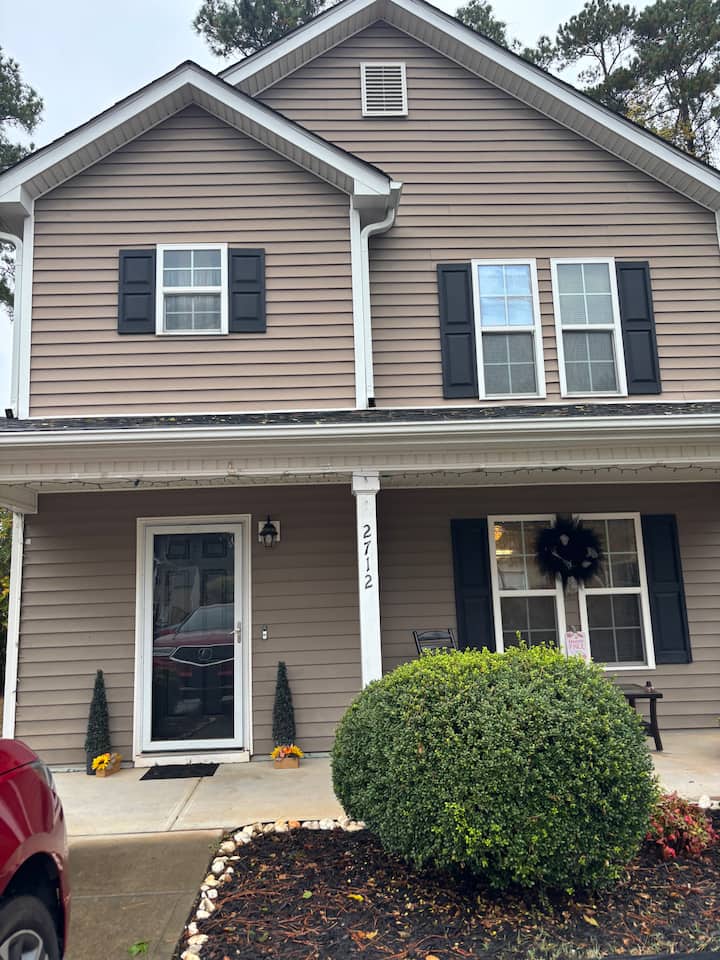 3 Bed 3 Bath House - Ready To Serve You Comfort ! - Clayton, NC