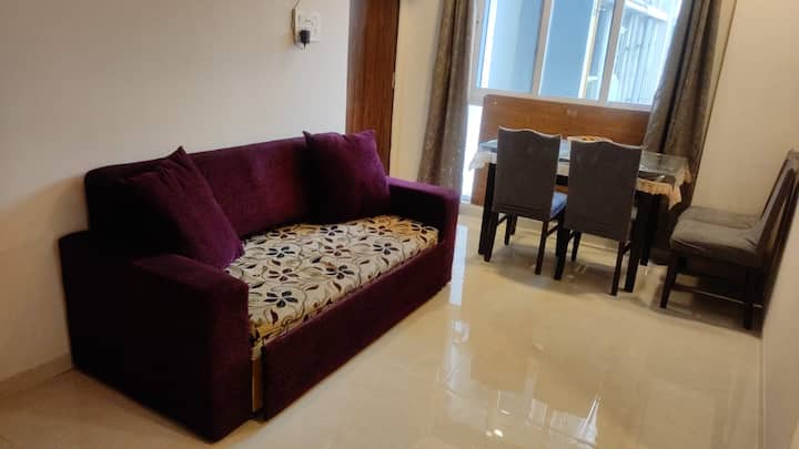 Cozy Apartment In Prime Location Of Andheri West - Mumbai