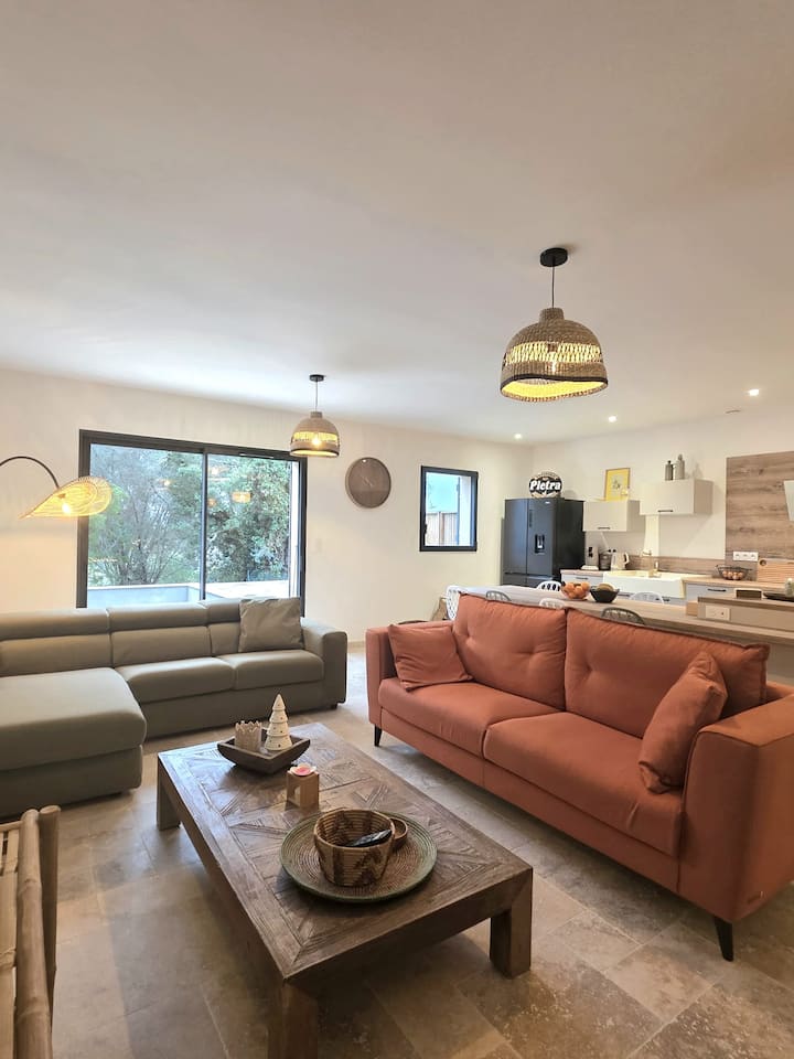 Maison En Pierre Et Piscine Chauffée – Muratello - Figari