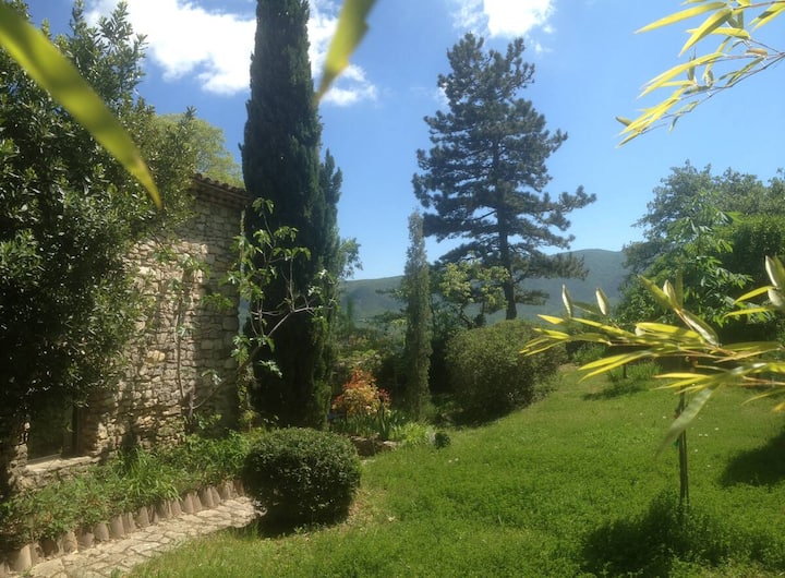 Joli 2 Pièces En Bord De Falaise - Rustrel