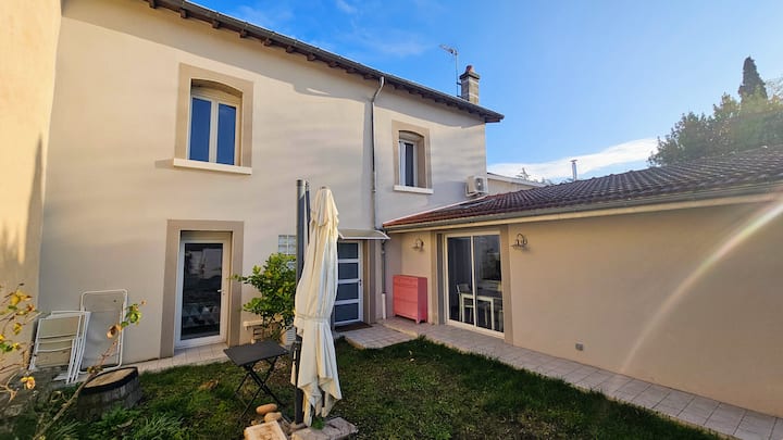 Le Havre De Parilly - Rez De Jardin Au Vert - ibis Lyon Est Bron