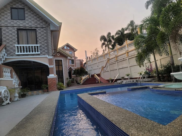 Pagudpud Hill Crest Inn - Pagudpud