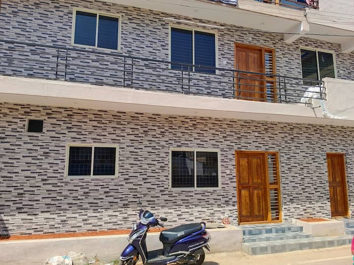 Kia Homestay 3 Bhk Gf Ac - Mysuru