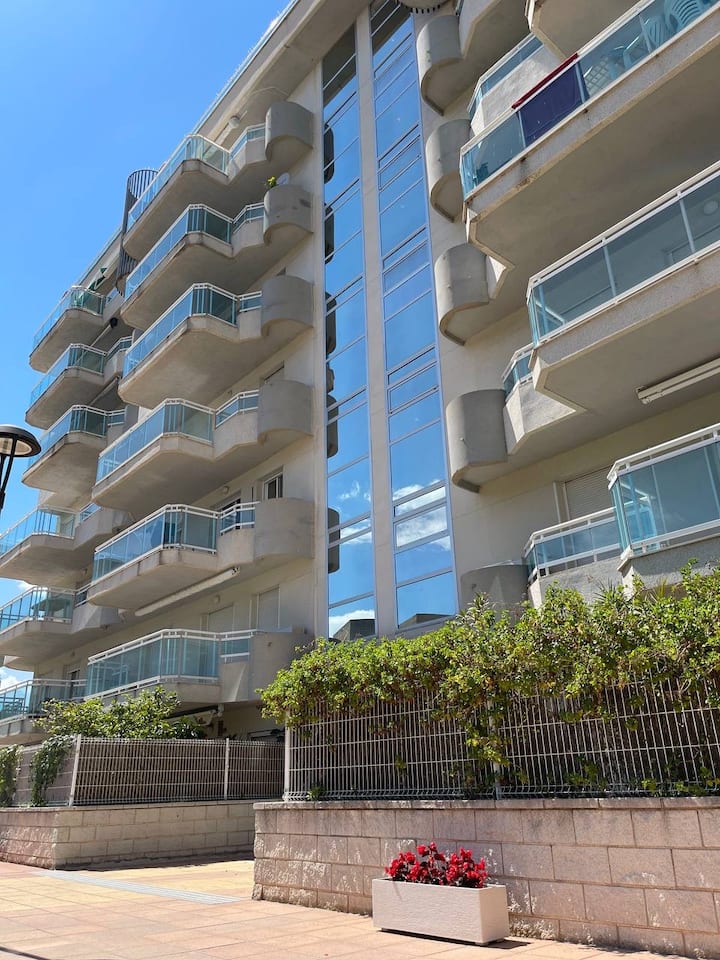 Holiday Apartment With Padel & Tennis - Salou