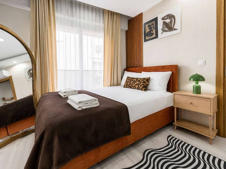 Central 1br With Balcony Near Old Town & Beach - Antalya