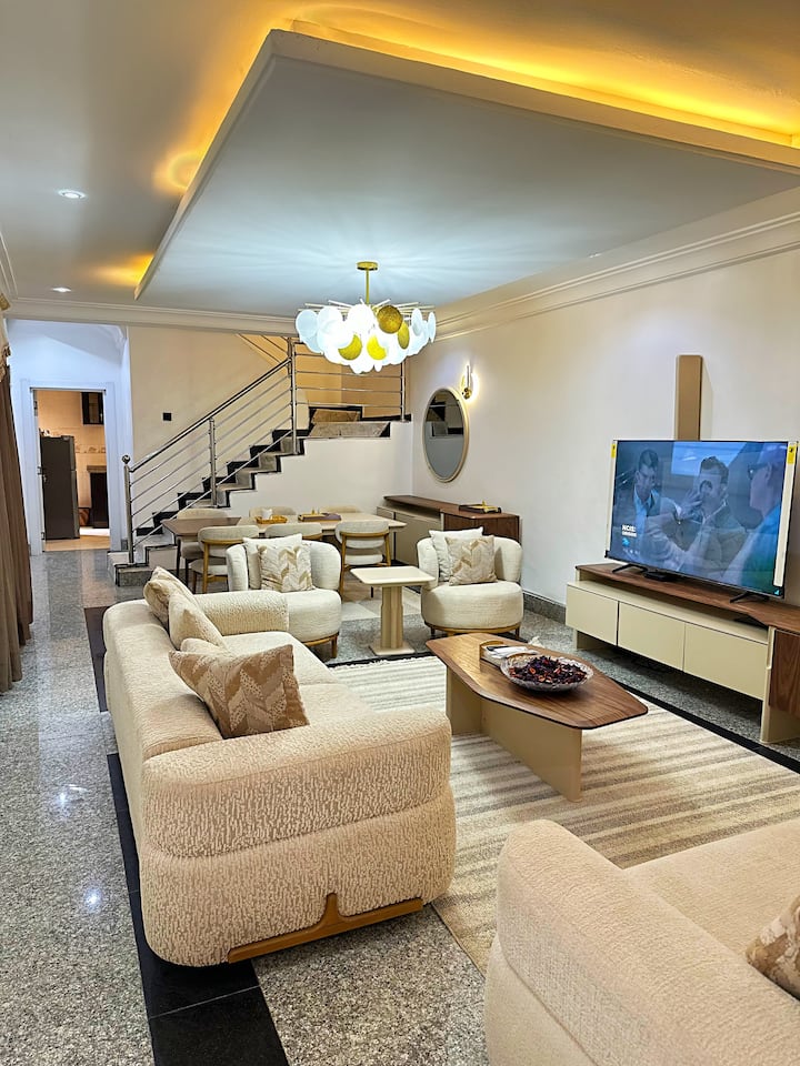 A&u Apartment Is A Premium Penthouse Apartment - Kano