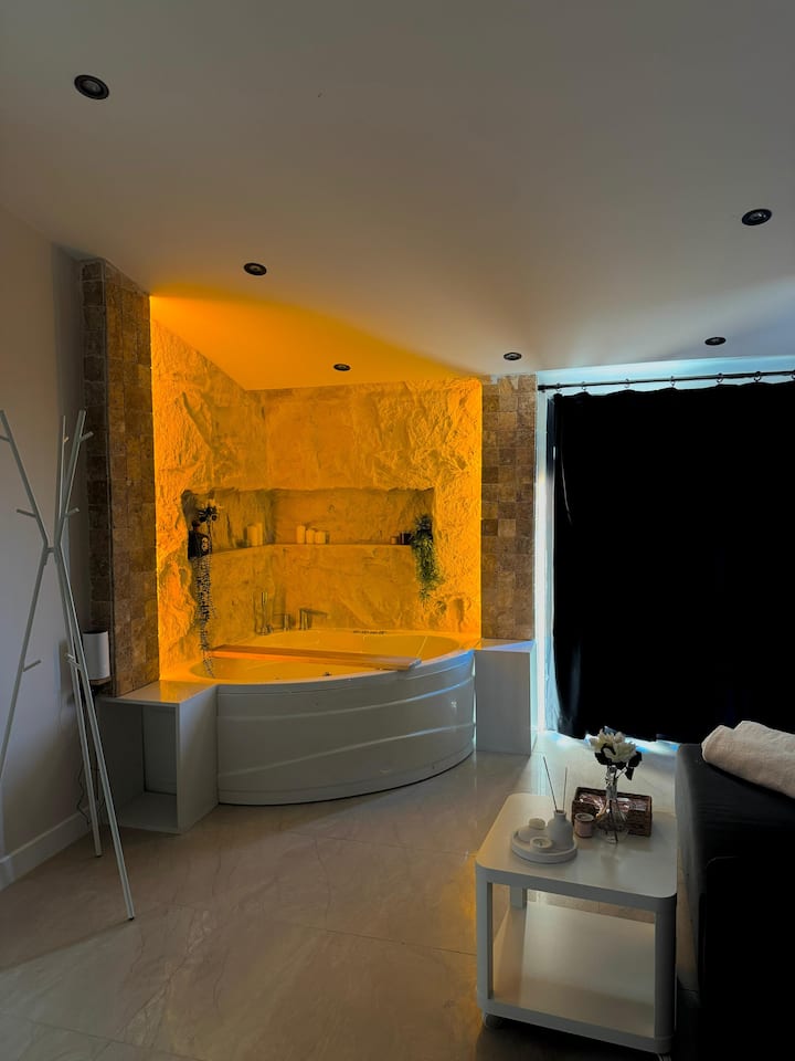 Lux Villa (Pool & Jacuzzi & Bbq) | 4+1 | (2) - Antalya