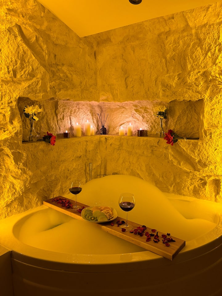 Lux Villa (Pool & Jacuzzi & Bbq) | 4+1 | (2) - Adalia