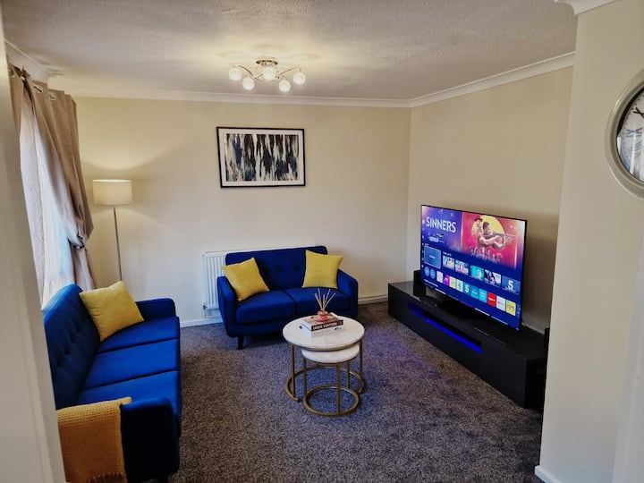 Immaculate 3-bedroom I Parking I Northampton - Northampton