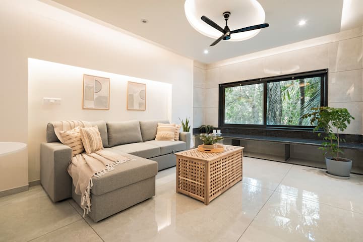 Stylish 1bhk In Alkapuri | Prime Location - Vadodara