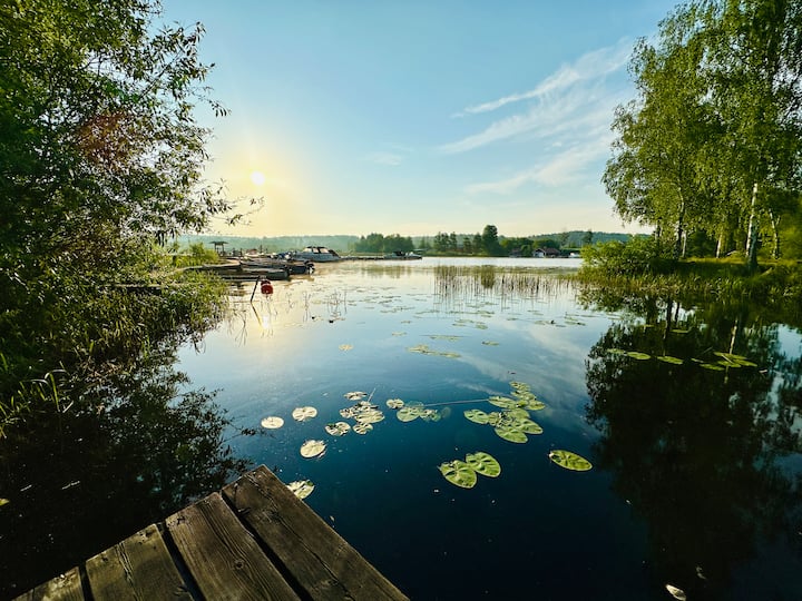 Mysig & Enkel Sjöstuga Med Båt & Brygga I ÅSunden - Kisa