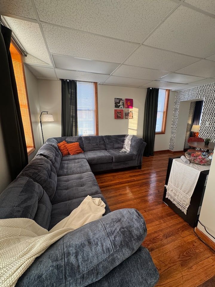 Pet Friendly Apartment - Walk Anywhere Downtown! - Germantown, OH