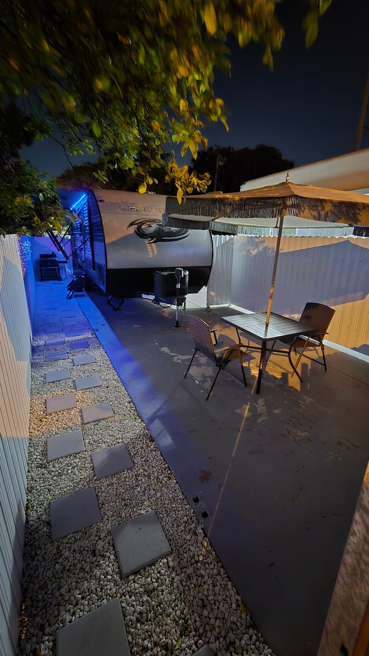 Rv Con Julio - Miami, FL