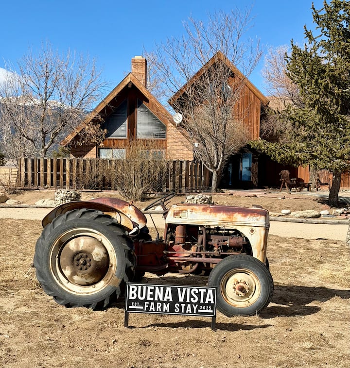 Buena Vista Farm Stay | With Mountain Views - Buena Vista