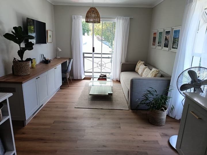 Sunny Newlands Apartment - Cape Town